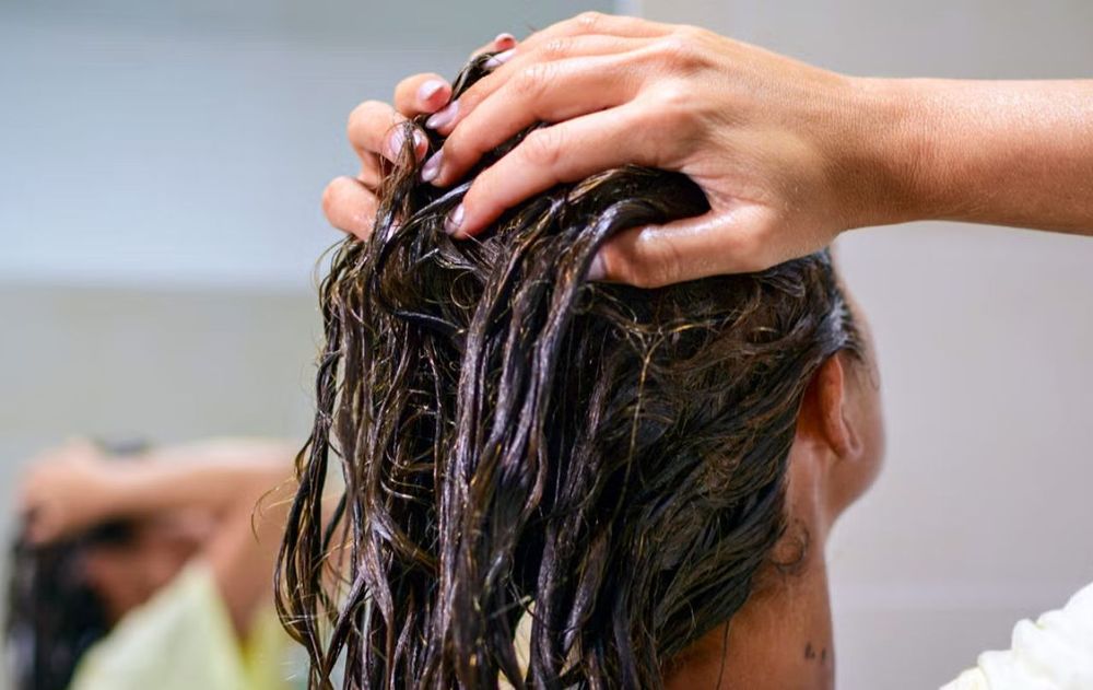 Aplicar miel pura en el pelo: por qué se recomienda y para qué sirve ...