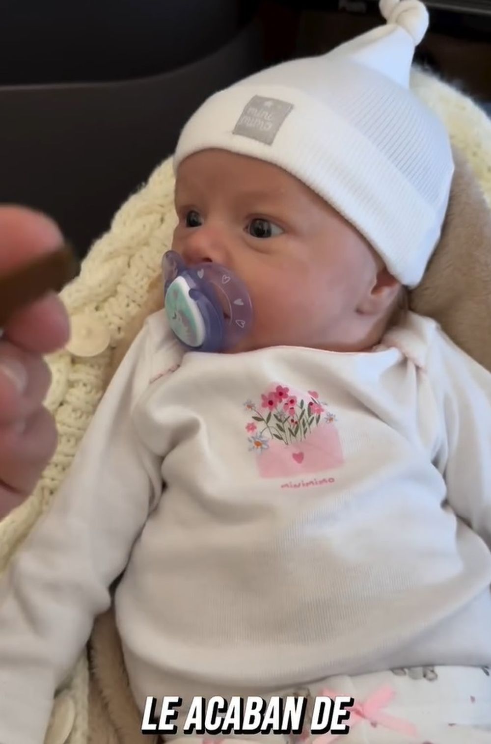 Marley regresó a la Argentina con Milenka: el look de la bebé y el ...