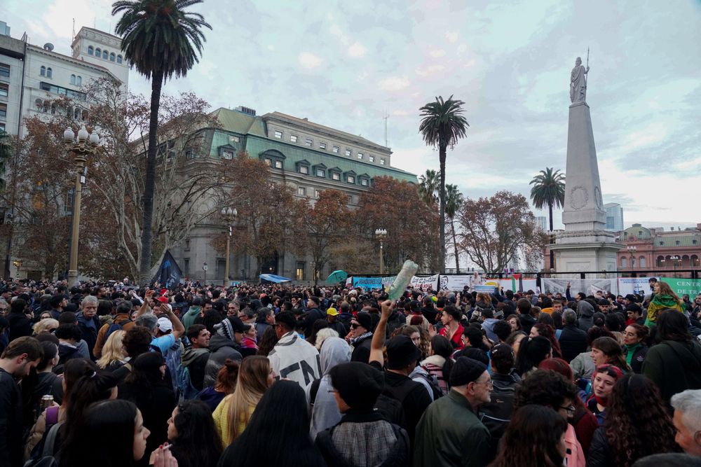 El último pogo del Indio Solari: una multitud hizo una misa ricotera en ...