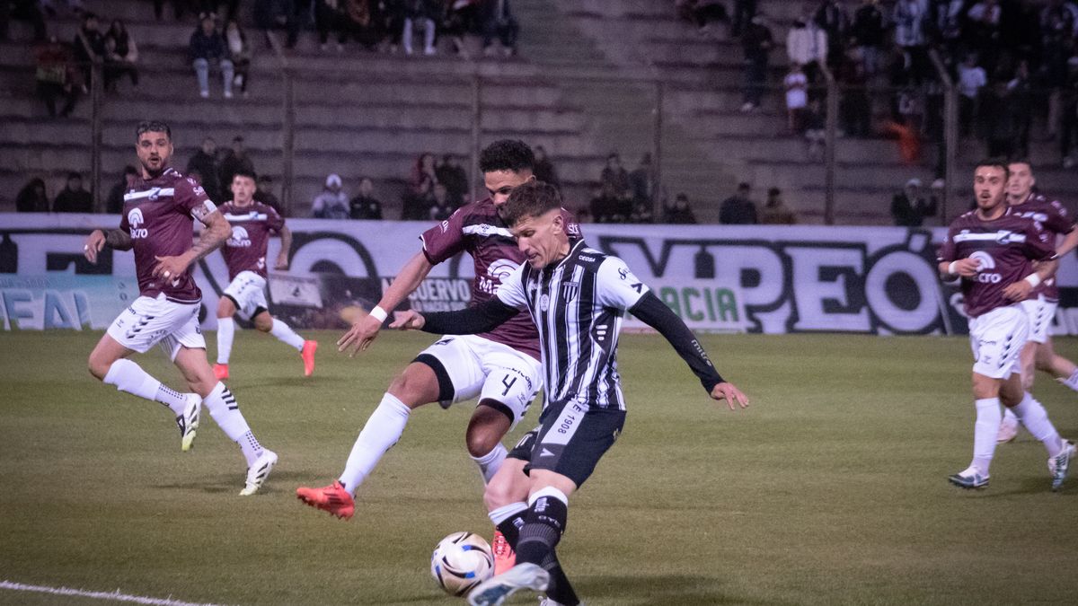 Primera Nacional: Central Norte sorprendió a Gimnasia sobre la hora y ...