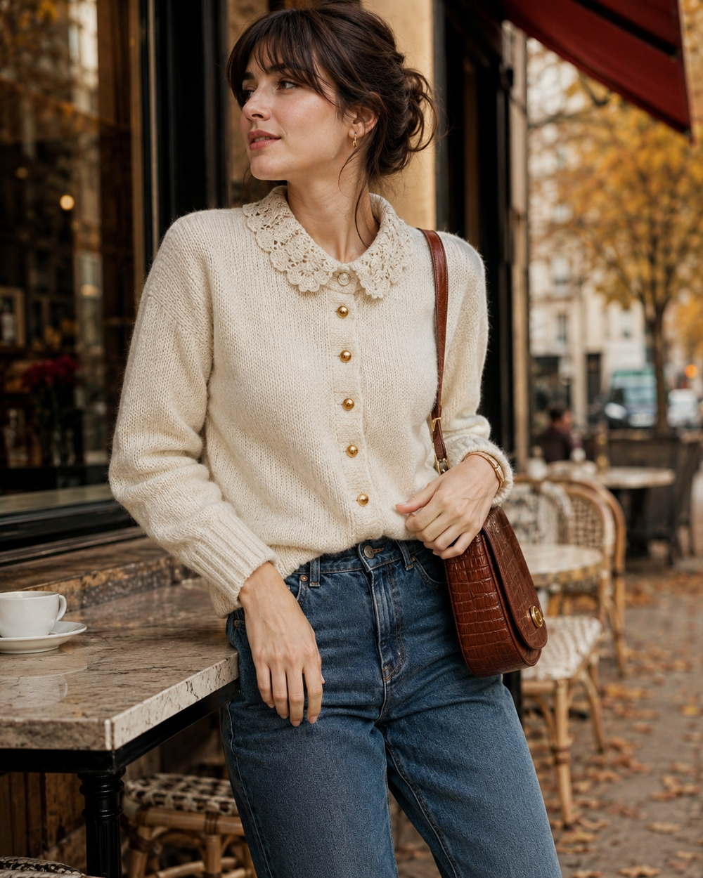 Ni sweater básico ni saco rígido: el cárdigan vintage que vuelve este ...
