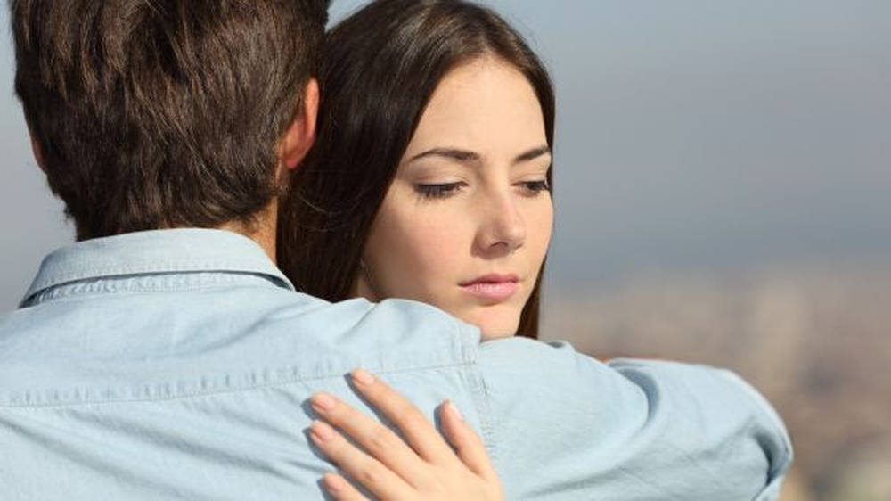 Qué significa que las personas rechacen los abrazos, según la psicología
