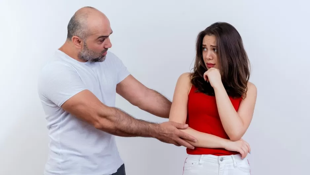 Qué significa que las personas rechacen los abrazos, según la psicología