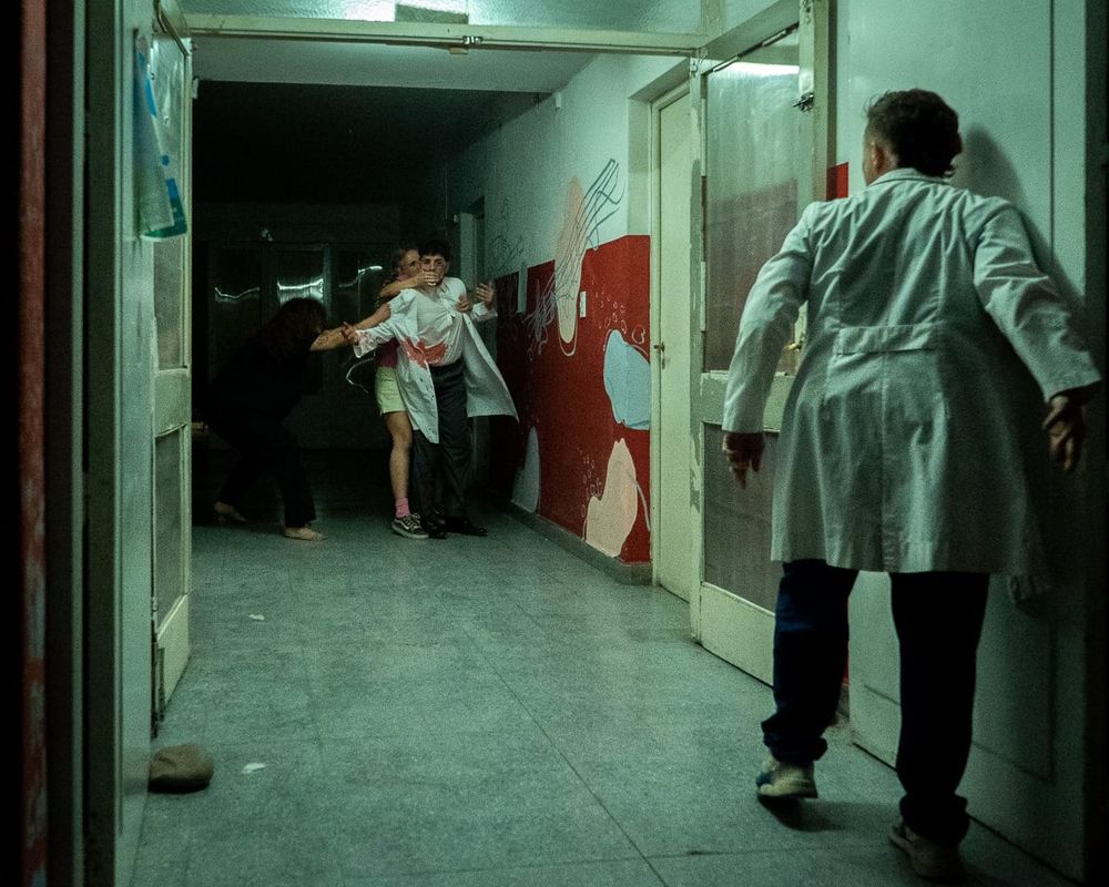 El drama de estar adentro: cómo fue el primer Festival de Teatro ...