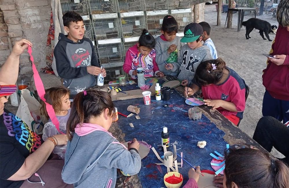 ONG mendocina advierte que niños pobres no van a clases por no tener útiles