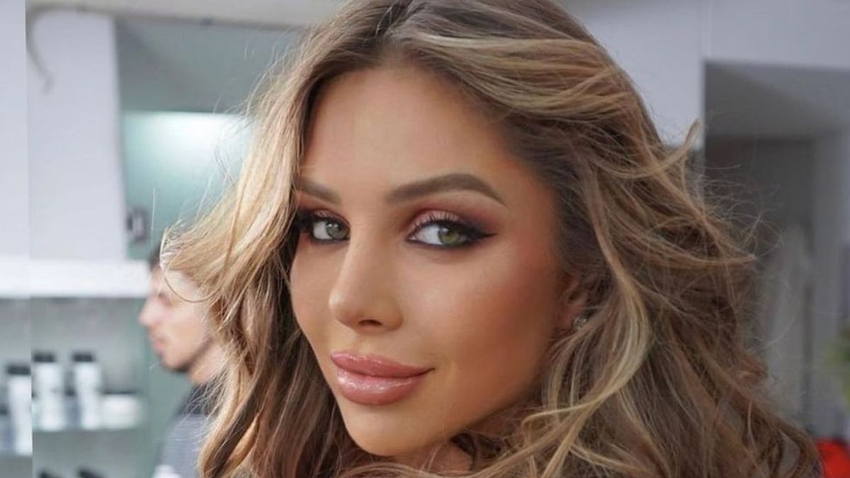 Romina Malaspina posó con una prenda tentadora y dejó en claro que no usa ropa interior