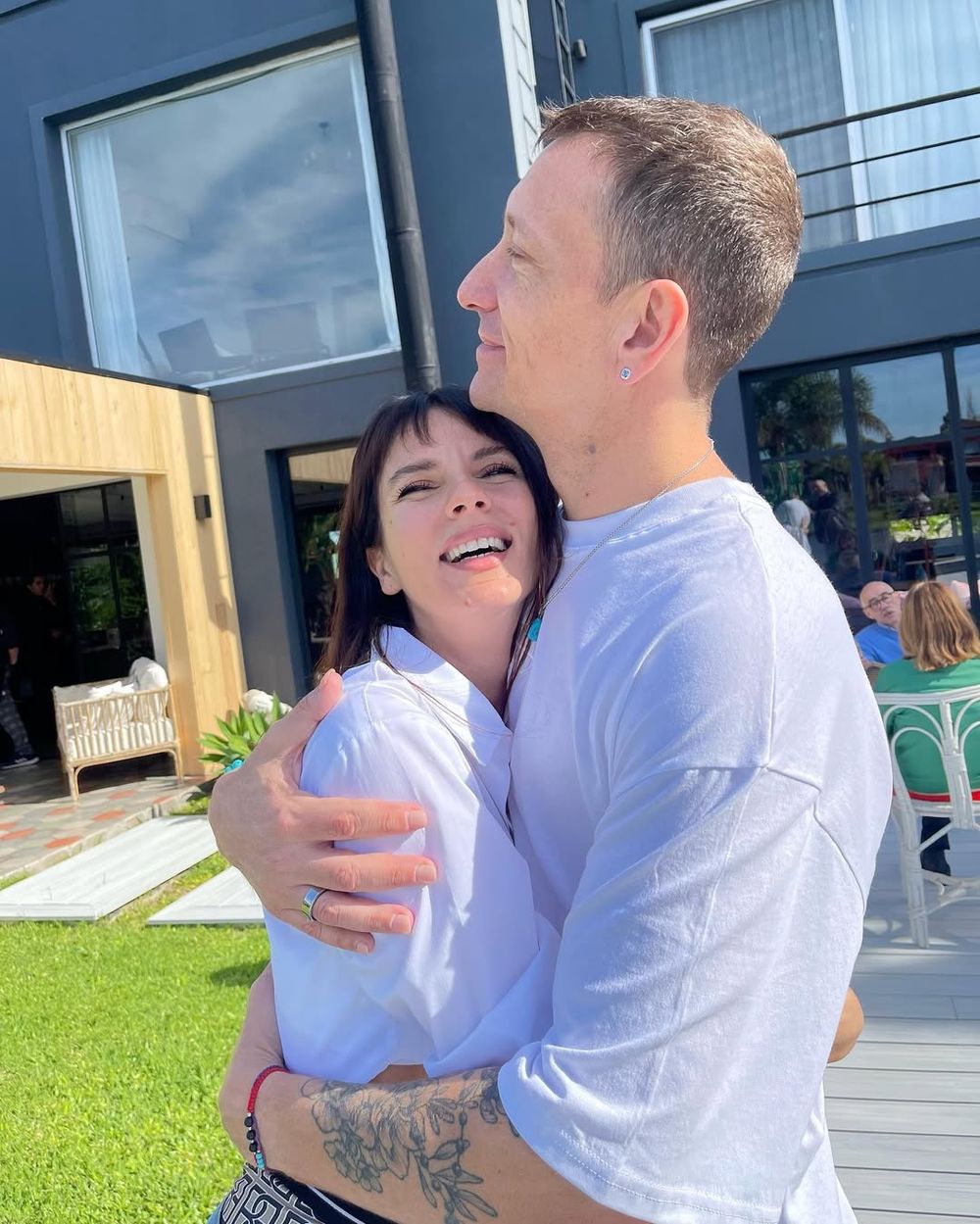 Nico Vázquez y Gimena Accardi anunciaron por sorpresa su separación tras 18 años en pareja