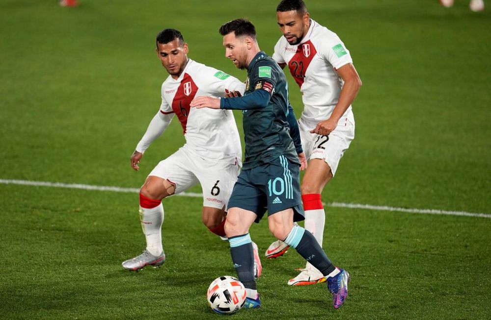 Lionel Messi apuntó contra el árbitro: “siempre nos hace lo mismo”