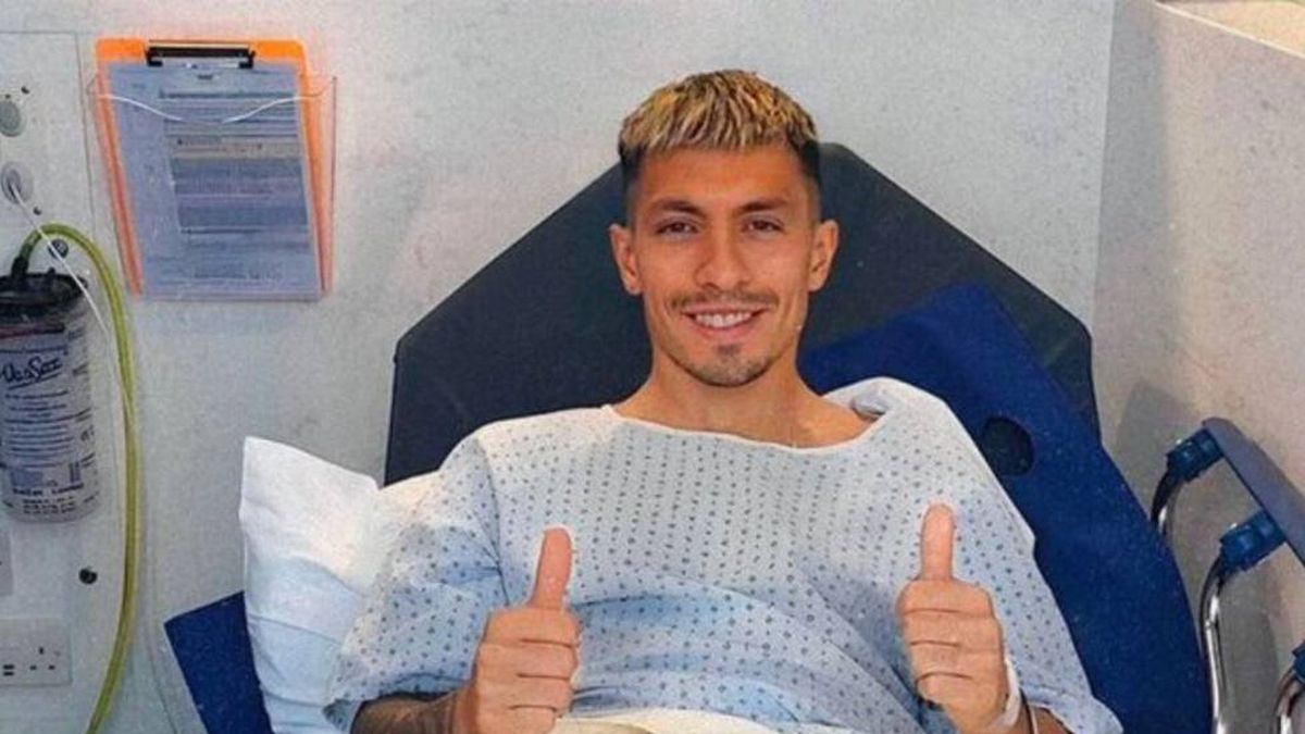 El argentino Lisandro Martínez fue operado con éxito y lo festejó en ...