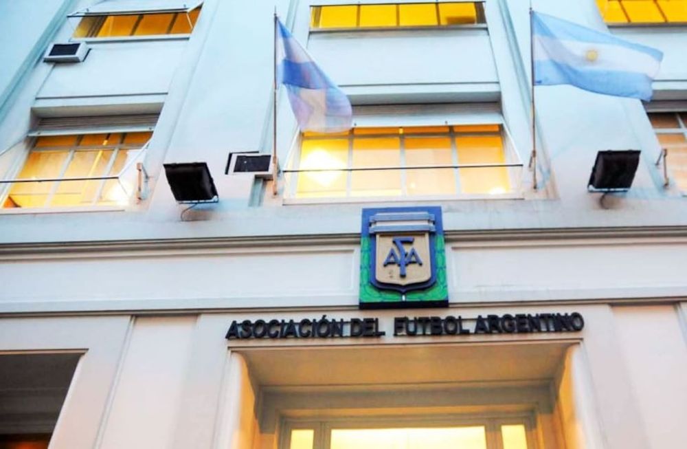 Allanaron las sedes de la AFA por el presunto desvío de fondos a ...