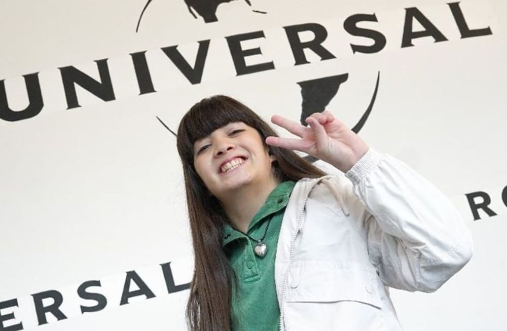 More con Flow, la niña que se hizo viral en TikTok, firmó contrato con ...