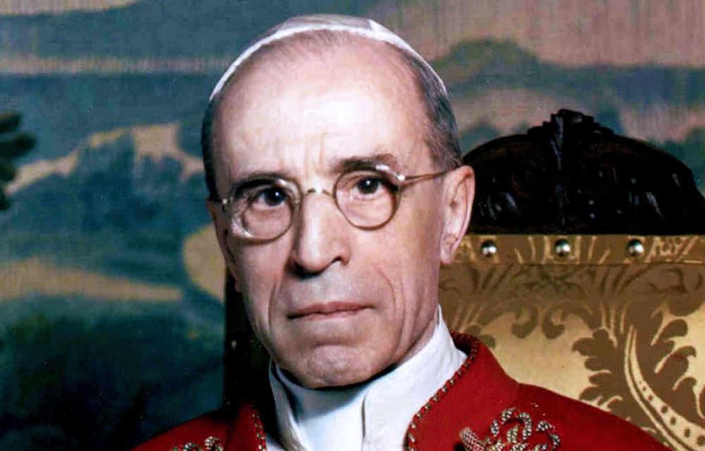 El cuerpo del papa Pío XII explotó en el ataúd: el fallido funeral que ...