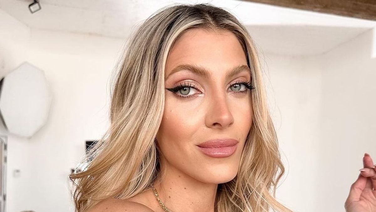 Cande Ruggeri se grabó con un corpiño transparente y jugó con la ...